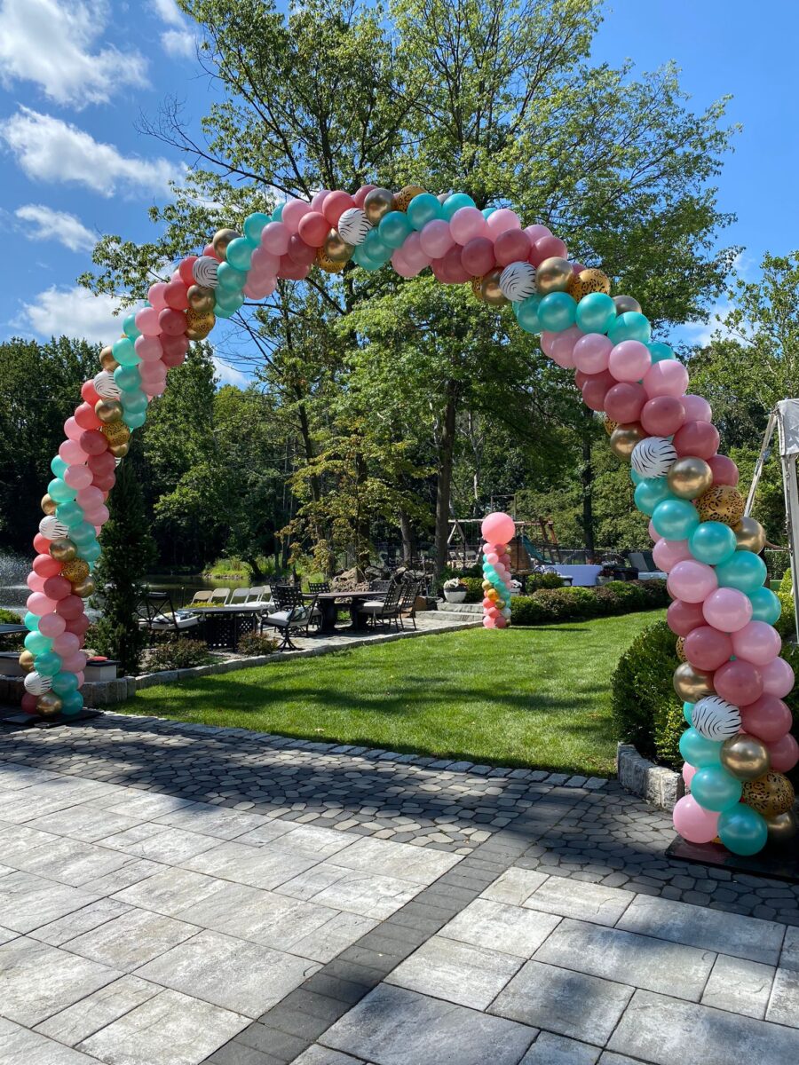 Classic Arches – Dream Factory Balloons 2023